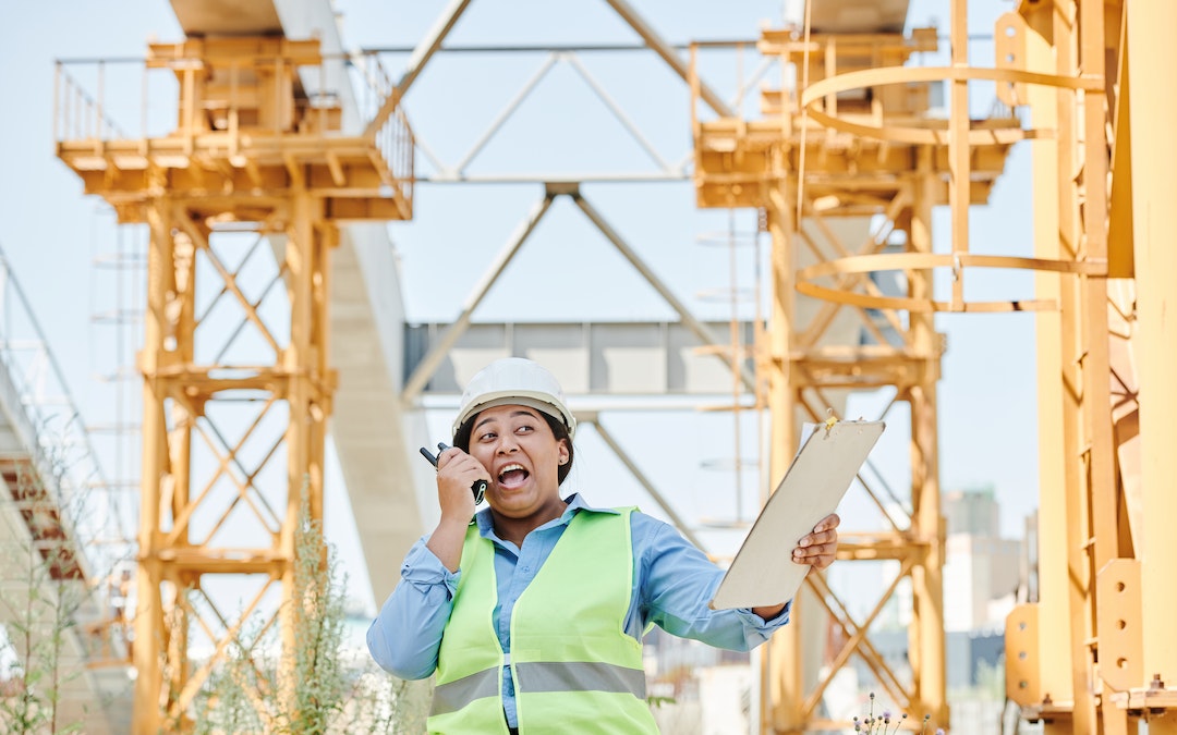 12 Reasons Why Two-Way Radios are Better Than Cell Phones for ...